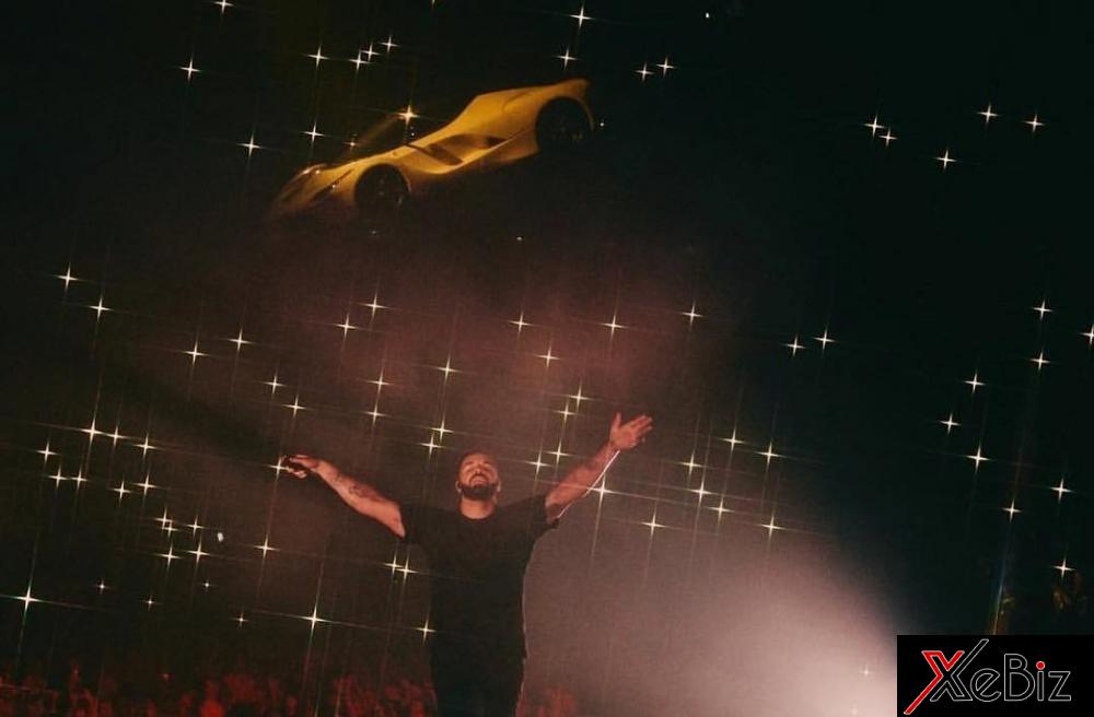 Rapper Drake cho siêu xe Ferrari LaFerrari di chuyển lơ lửng trên không ...